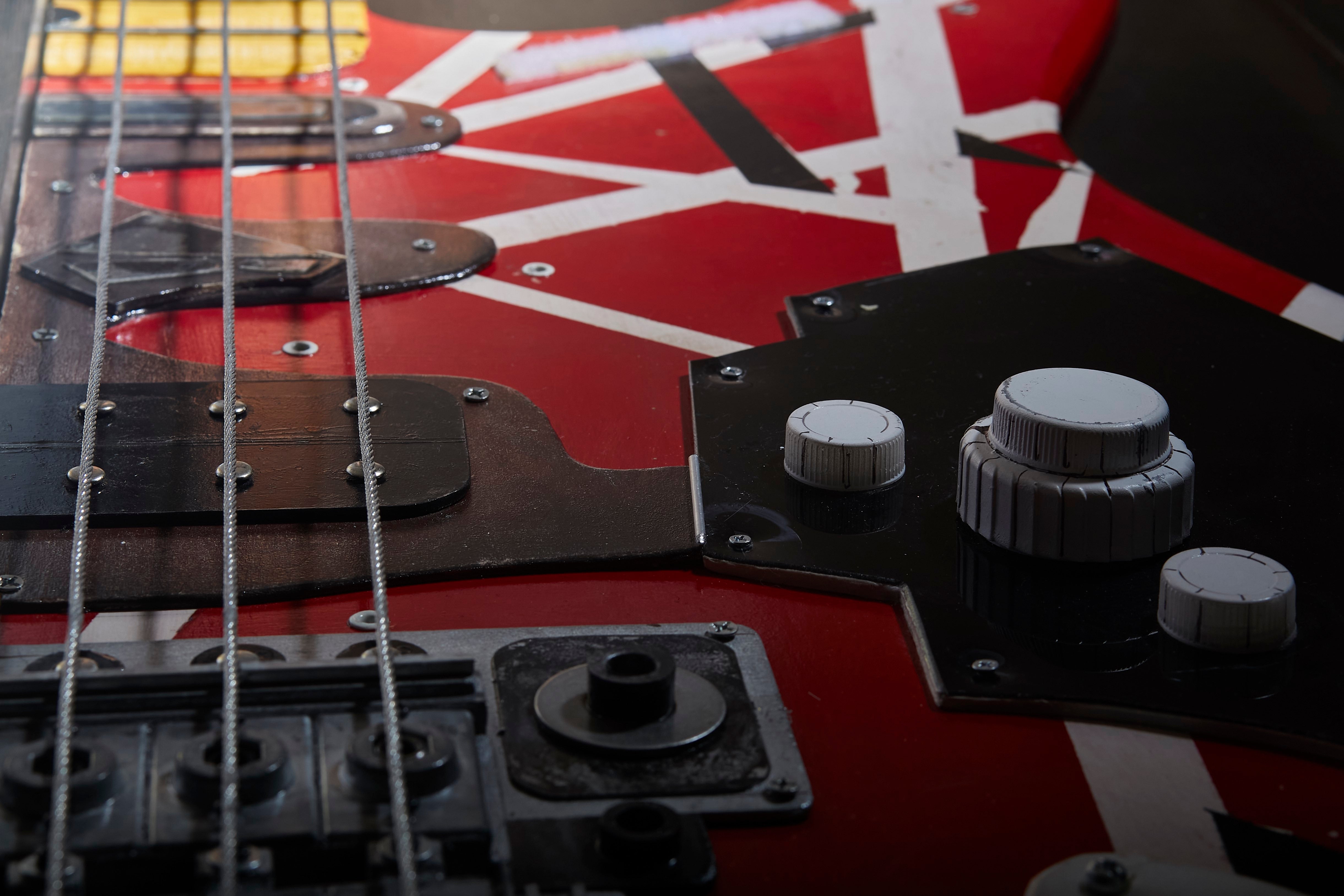 Eddie Van Halen Frankenstrat Replica | ARTSONGS – ARTSONGS